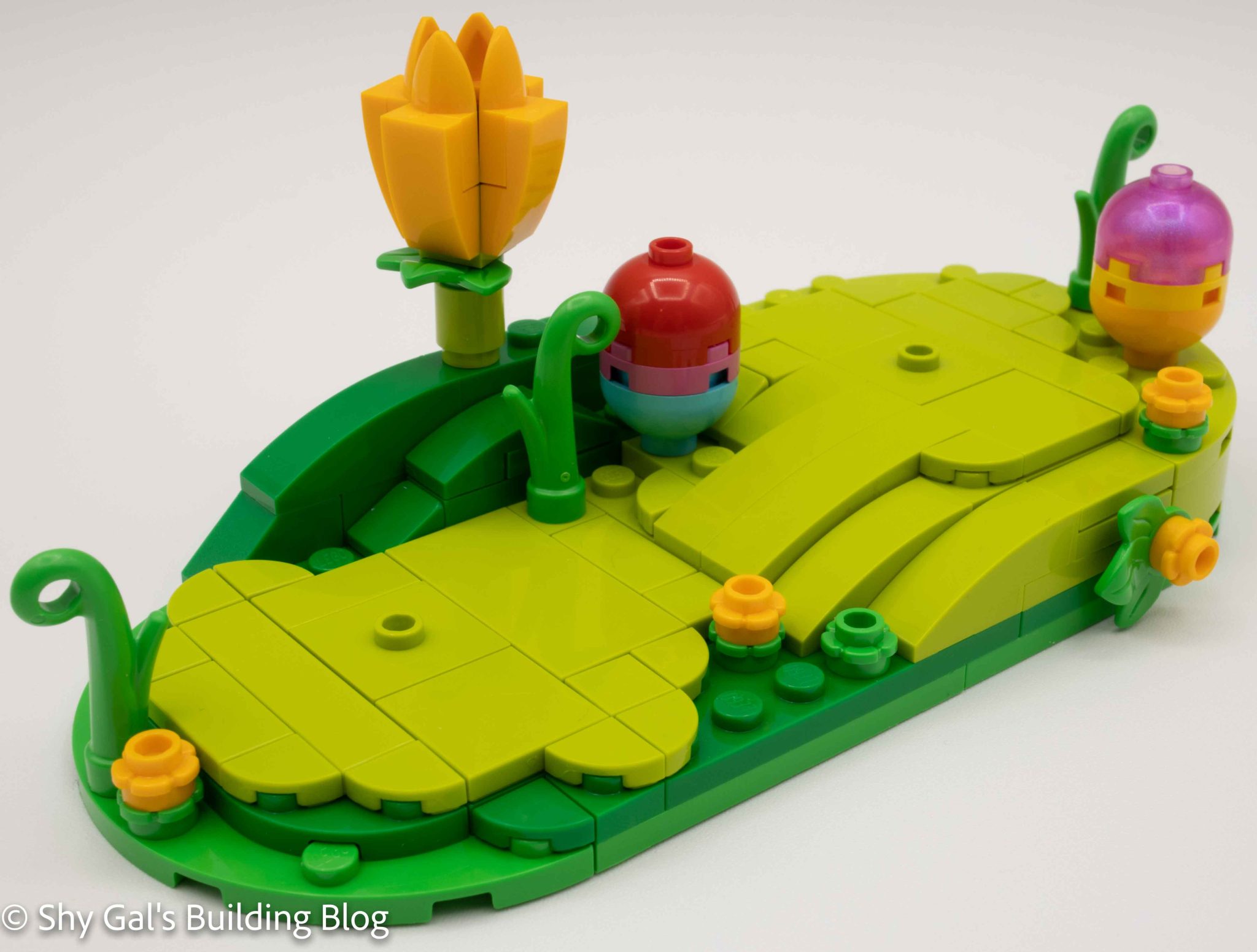 Review LEGO Easter Rabbits Display - Shy Gal's Building Blog