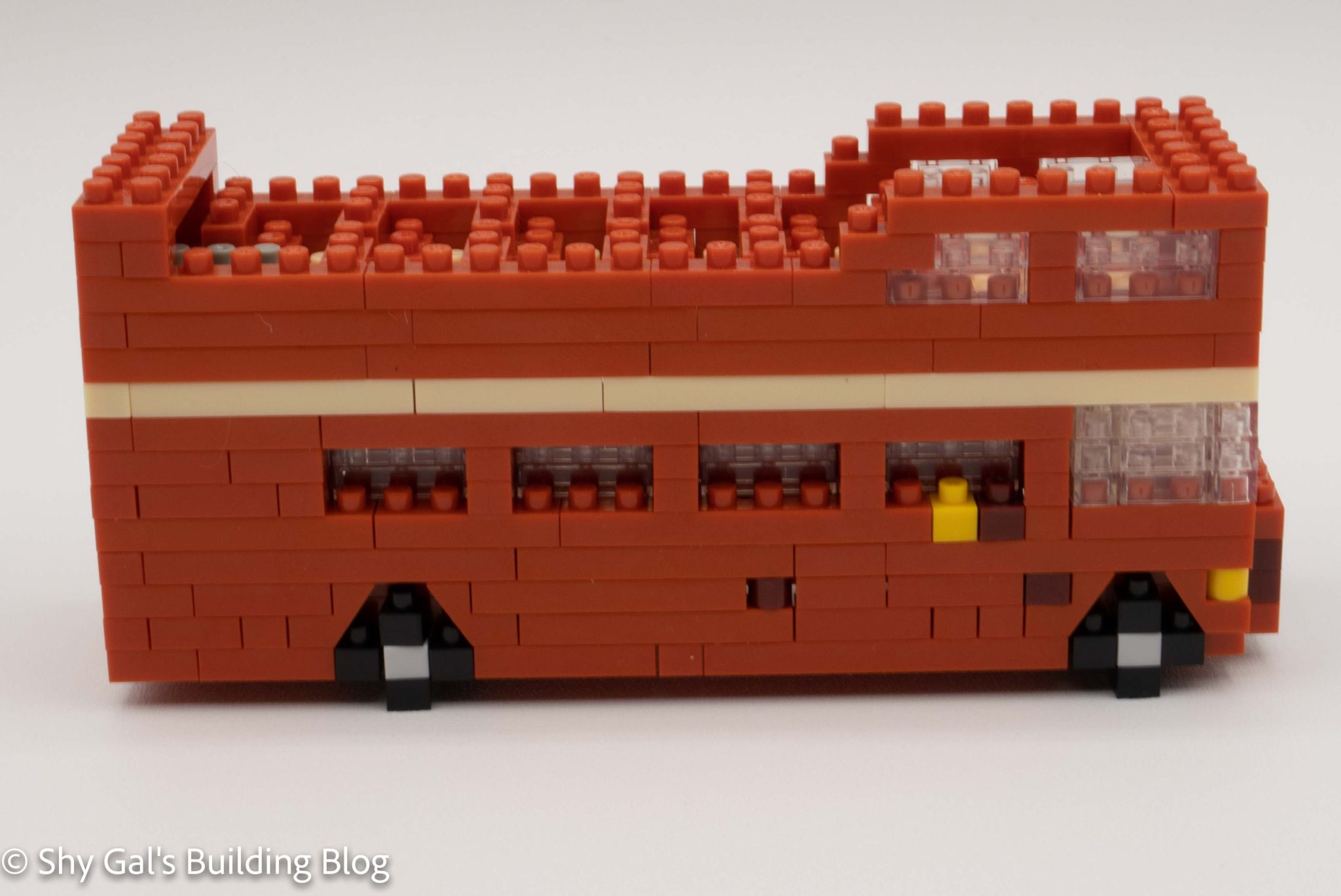 Review of nanoblock London Tour Bus - Shy Gal's Building Blog