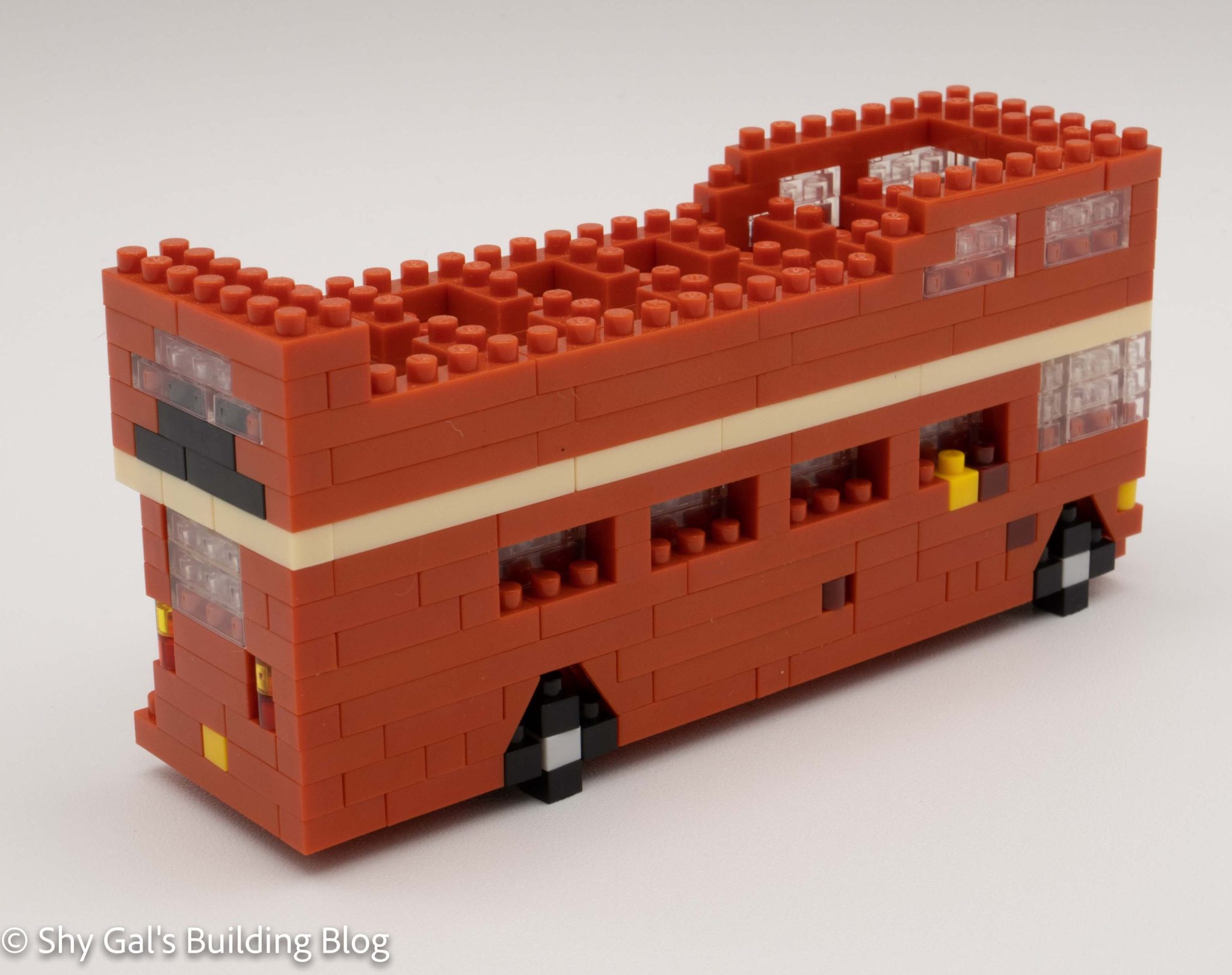 Review of nanoblock London Tour Bus - Shy Gal's Building Blog