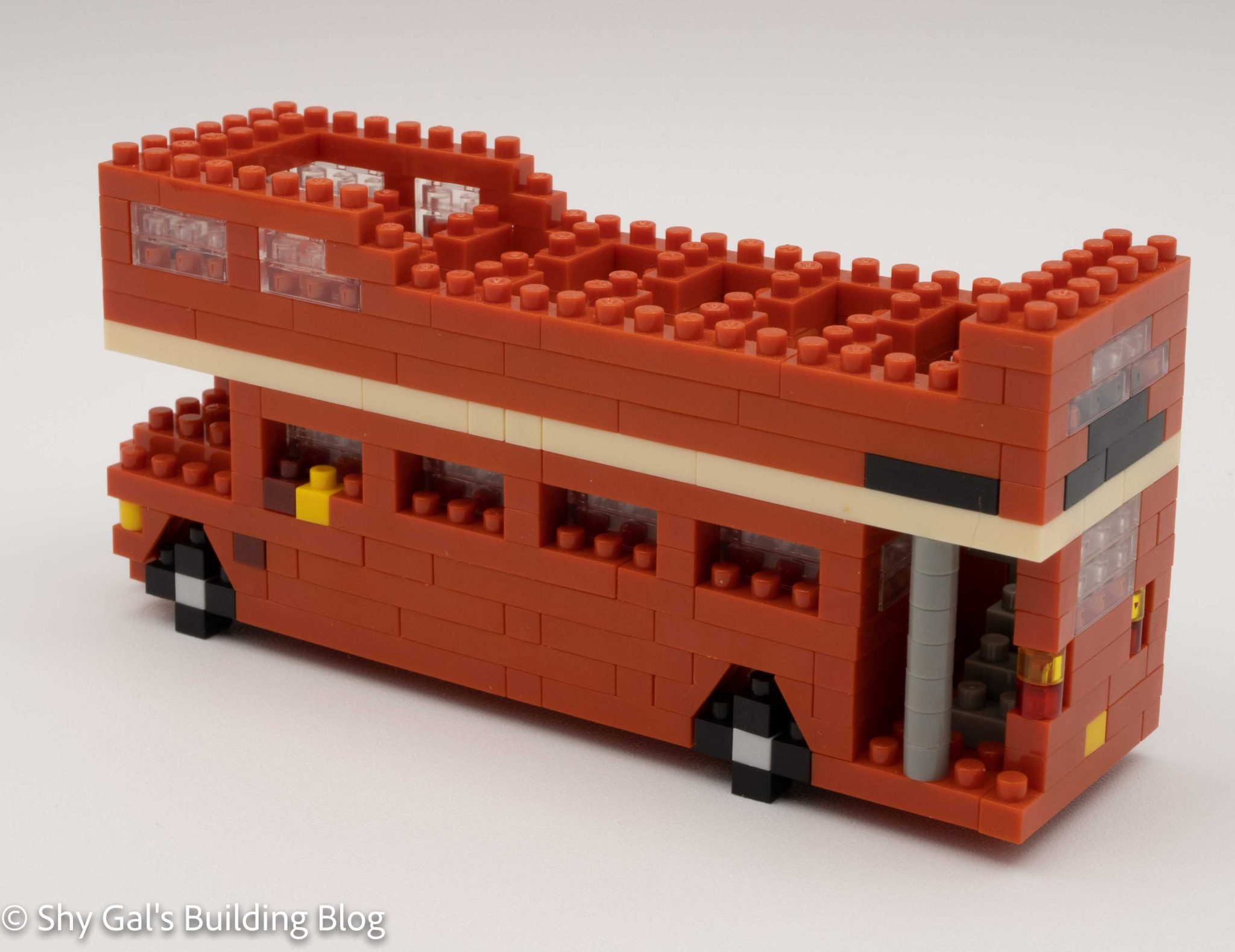 Review of nanoblock London Tour Bus - Shy Gal's Building Blog