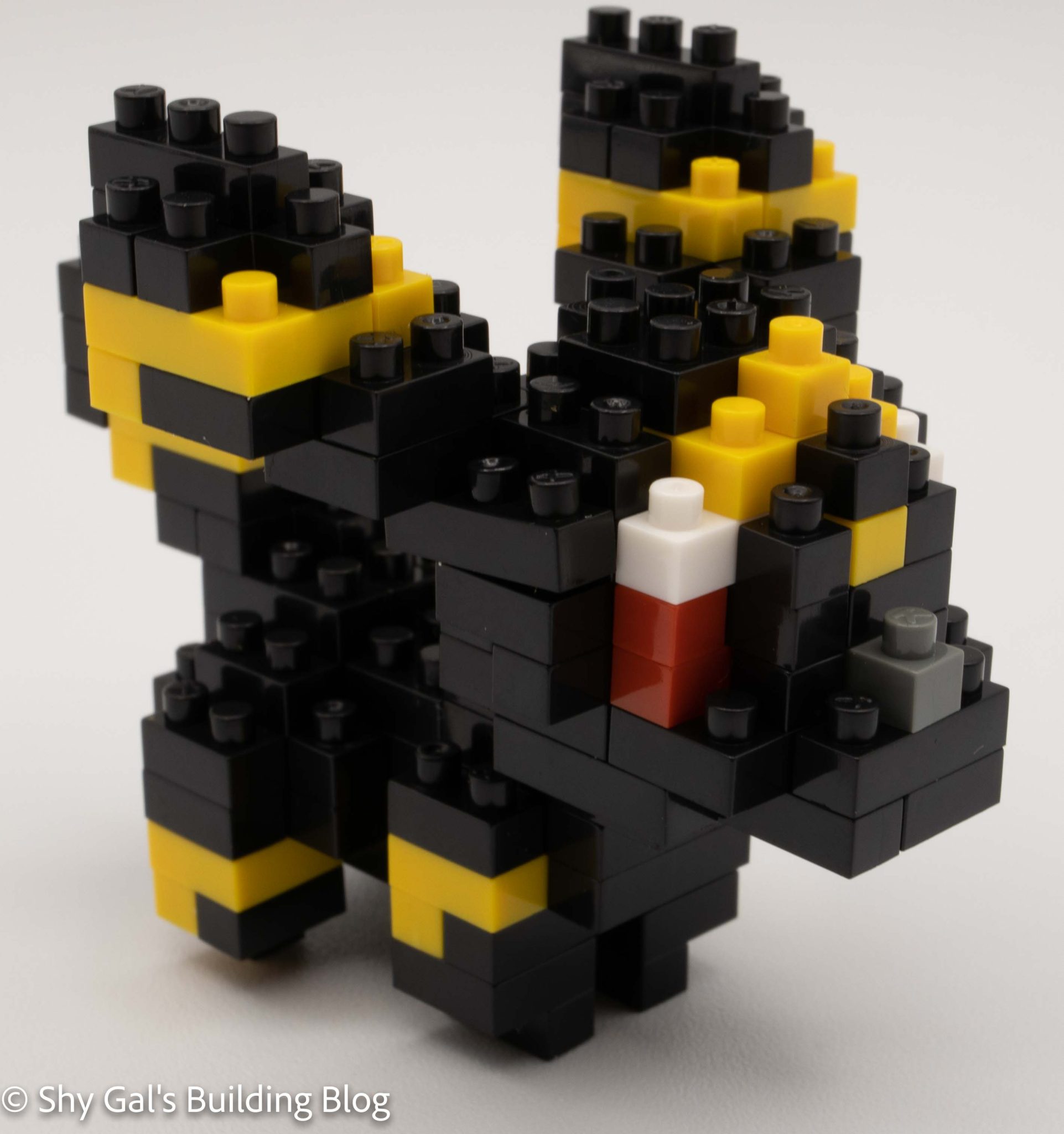 Review of nanoblock Umbreon - Shy Gal’s Building Blog