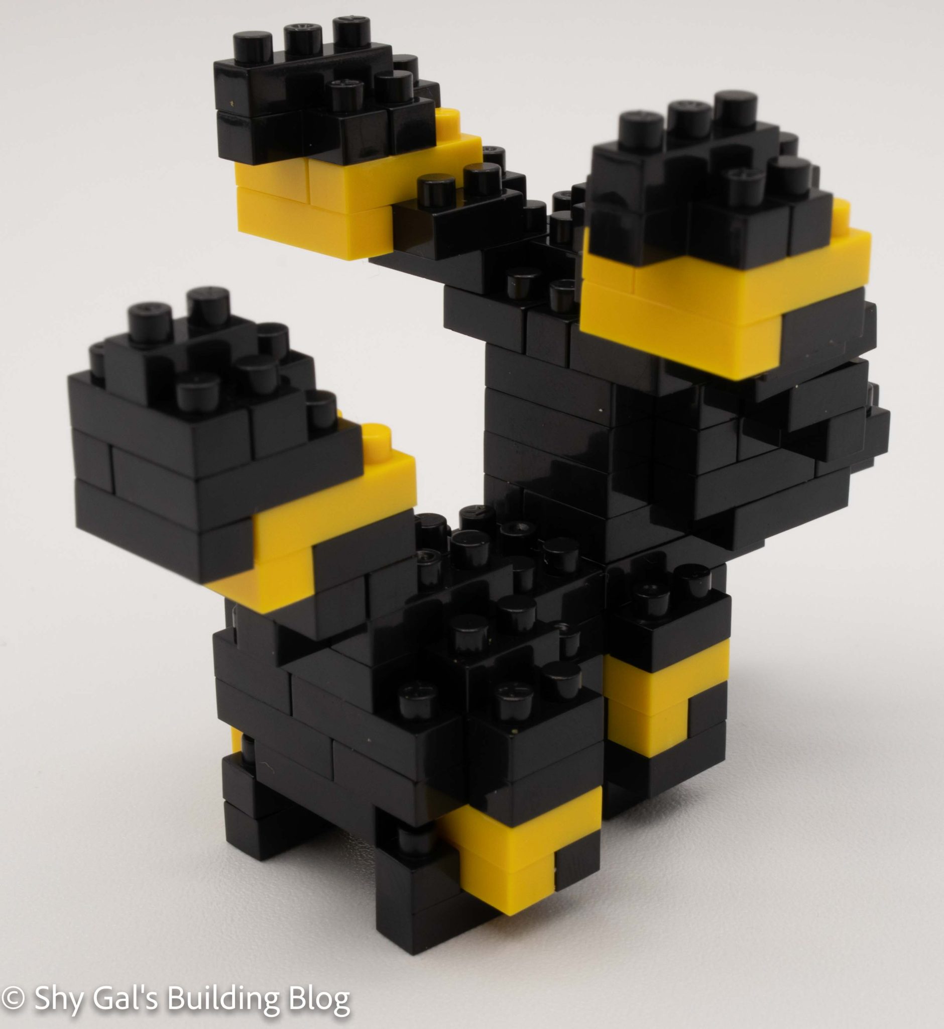 Review of nanoblock Umbreon - Shy Gal’s Building Blog