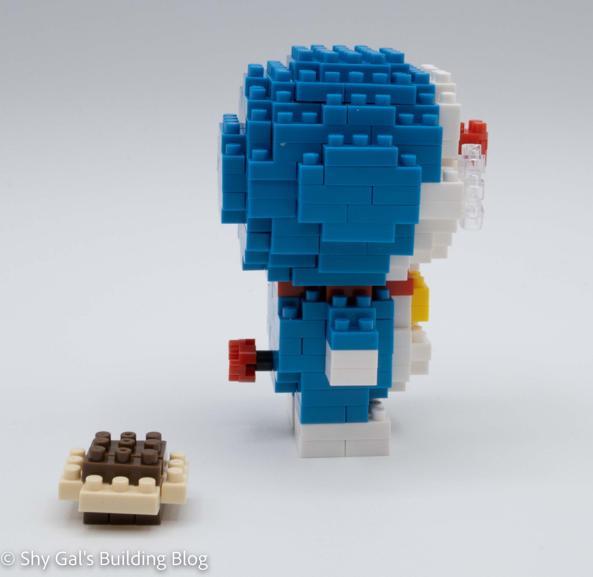 Review nanoblock Standing Doraemon - Shy Gal's Building Blog