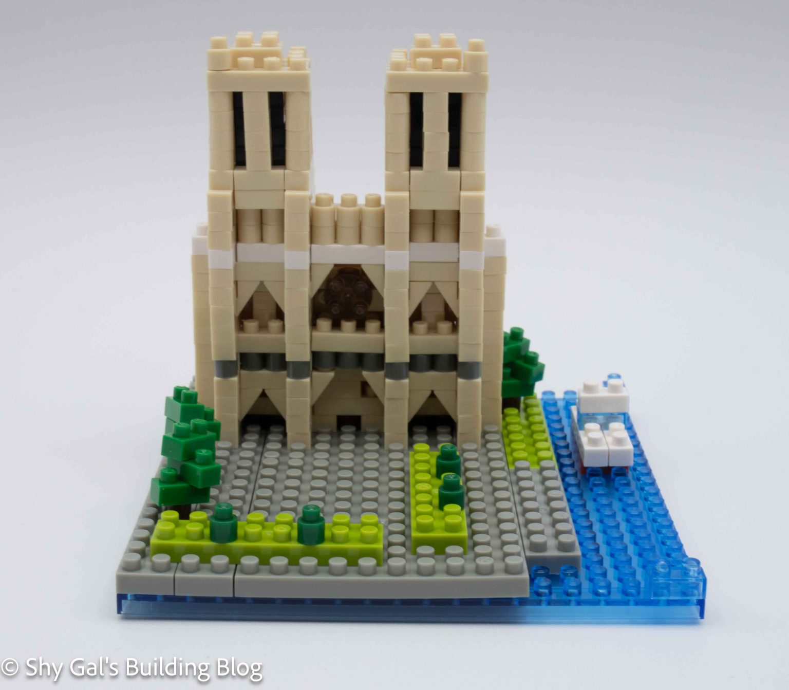 Review nanoblock Cathedrale Notre-Dame - Shy Gal's Building Blog