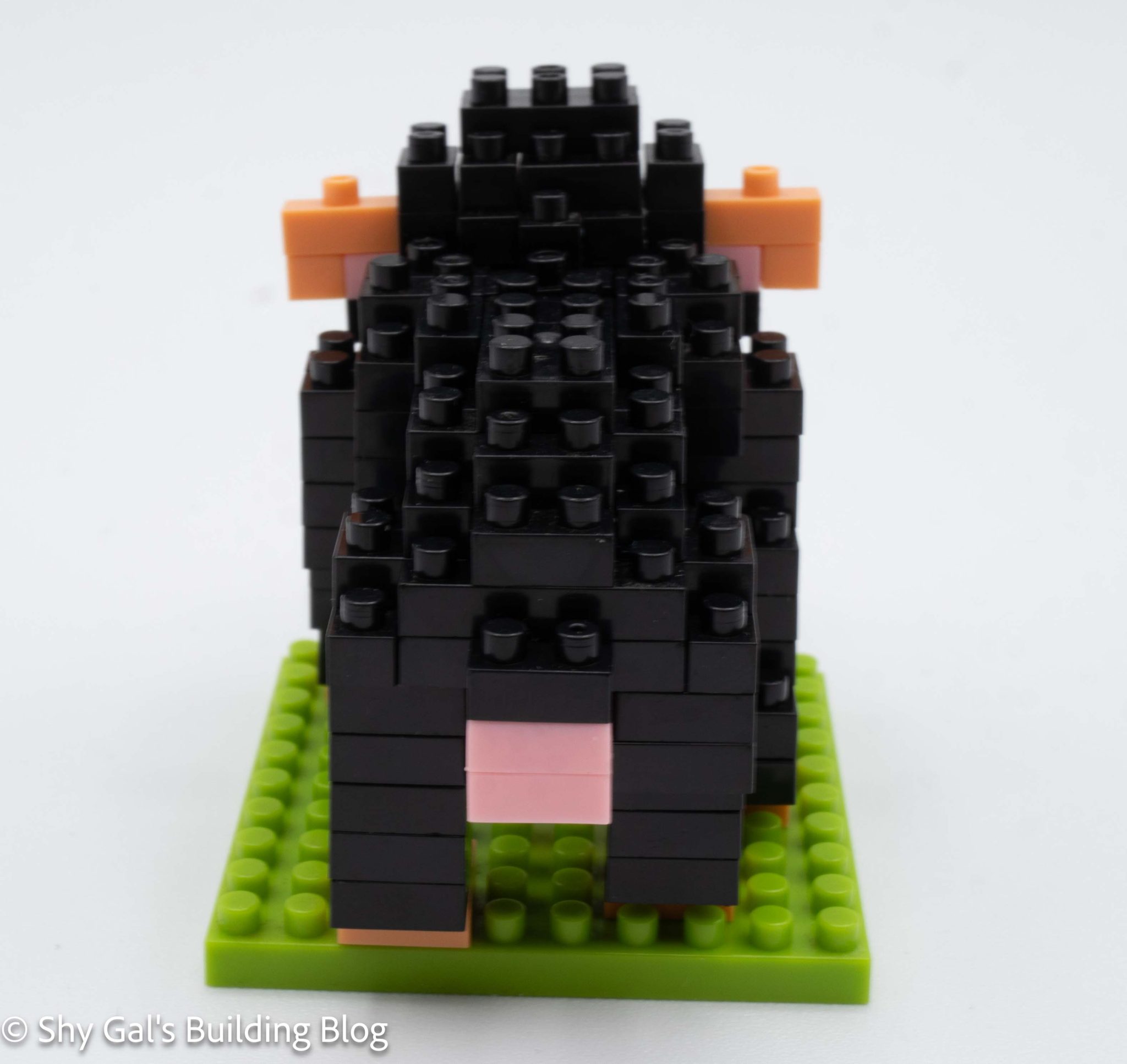 Review of nanoblock Chimpanzee - Shy Gal’s Building Blog