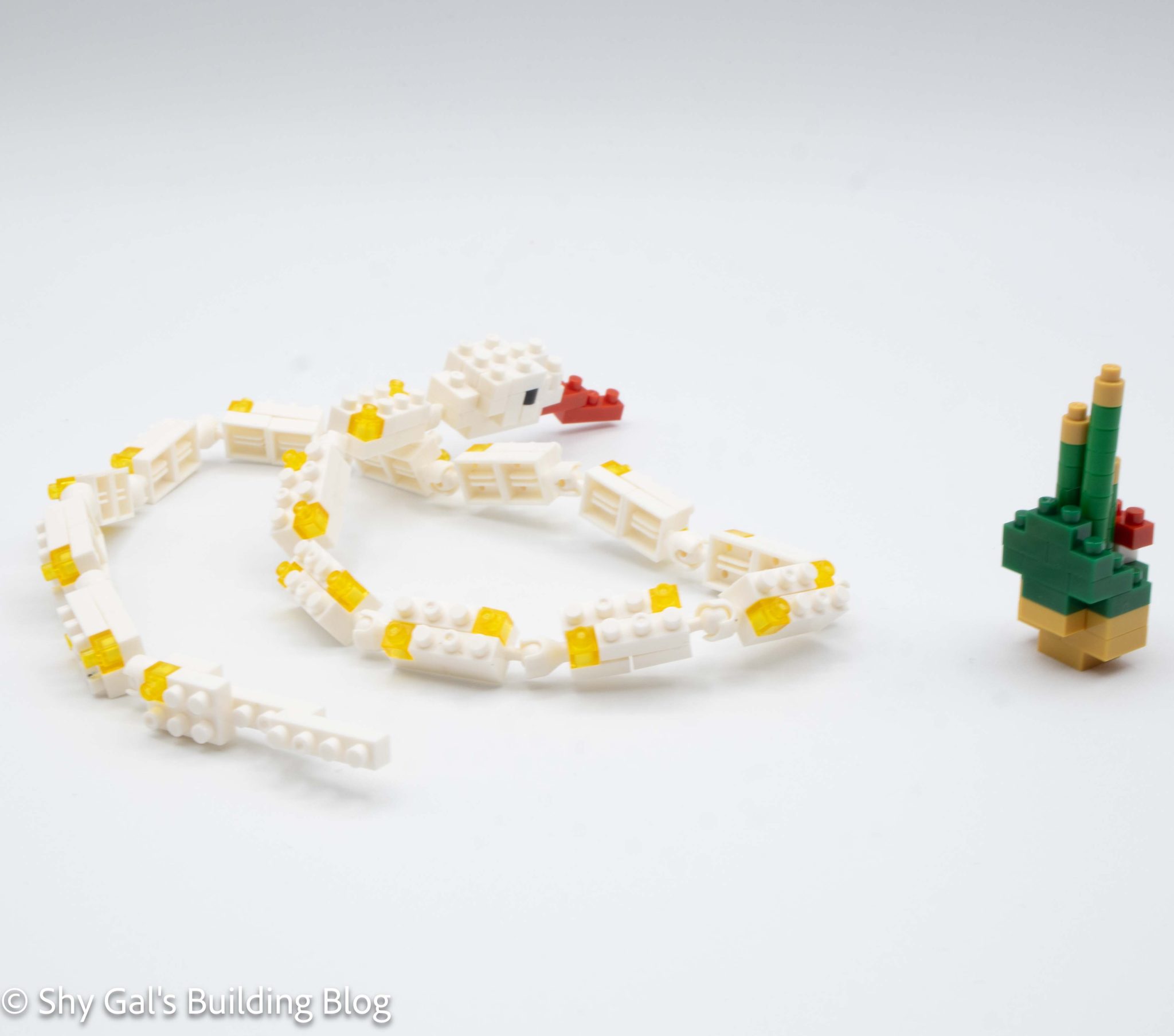 Review of nanoblock White Snake - Shy Gal's Building Blog