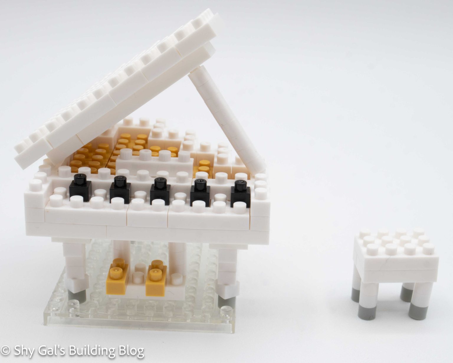 Review nanoblock Grand Piano White - Shy Gal's Building Blog