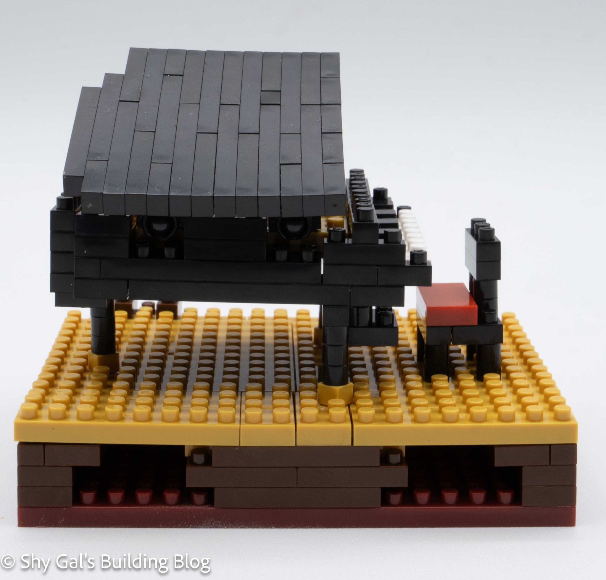 Review of nanoblock Piano NBH_167 - Shy Gal's Building Blog