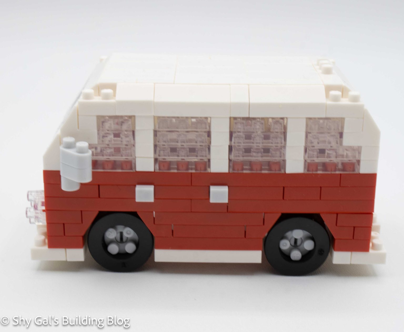 Review of nanoblock Minivan NBH_142 - Shy Gal’s Building Blog