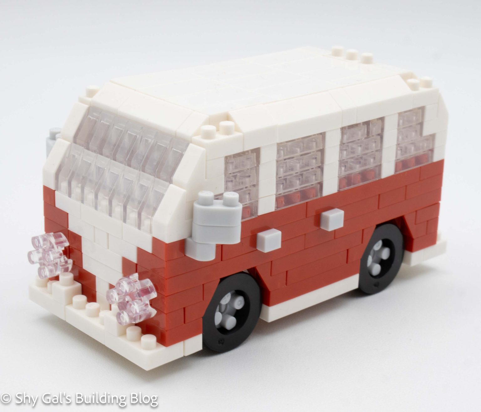Review of nanoblock Minivan NBH_142 - Shy Gal’s Building Blog